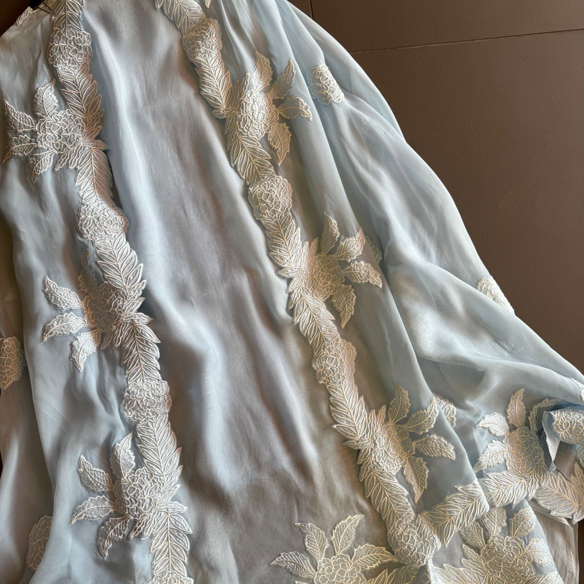 Super soft and Flowy organza with beautiful cushioning pattern on the ...