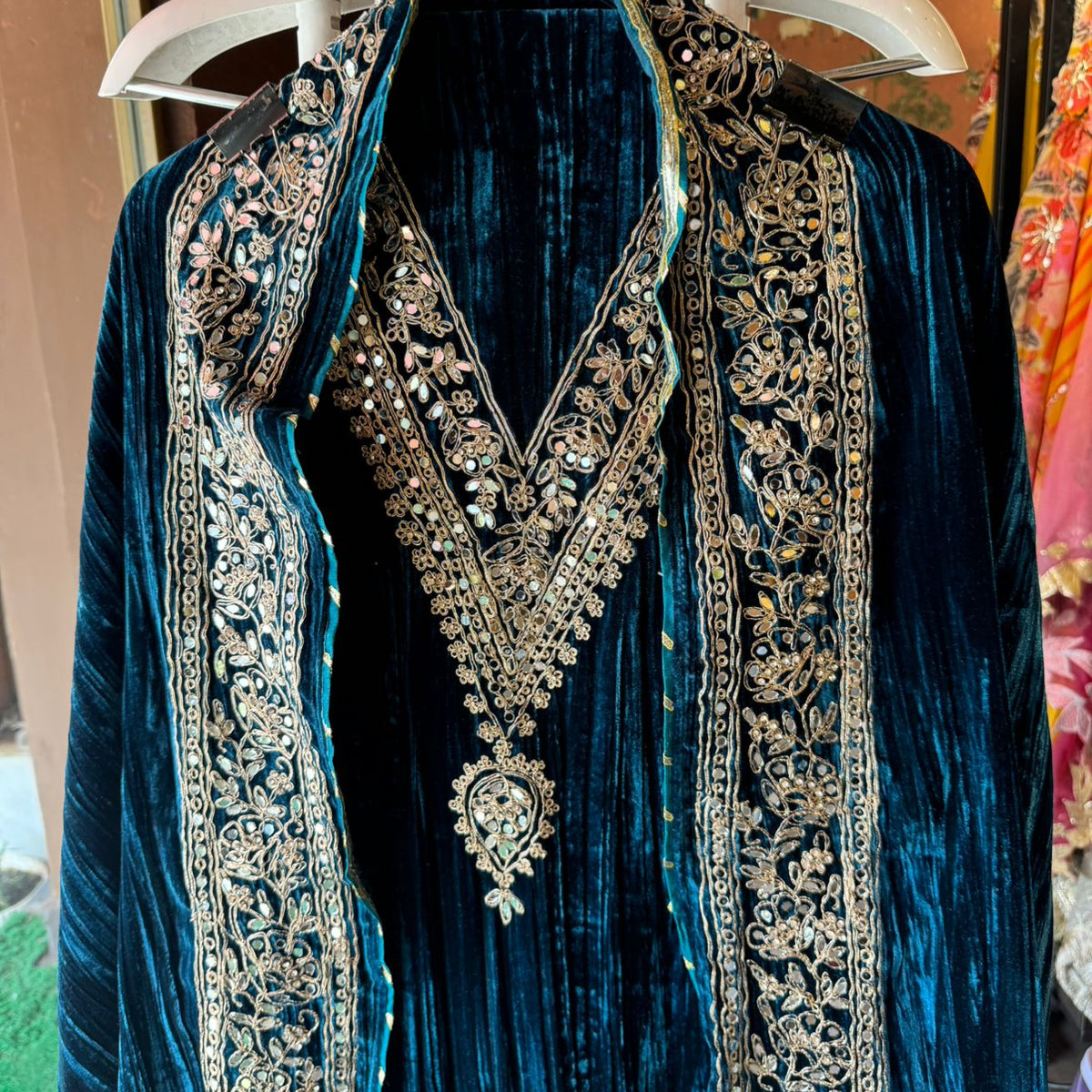 SHOP OUR BEST SELLING CRUSHED VELVET MIRROR WORK SUITS – Aisha Creations