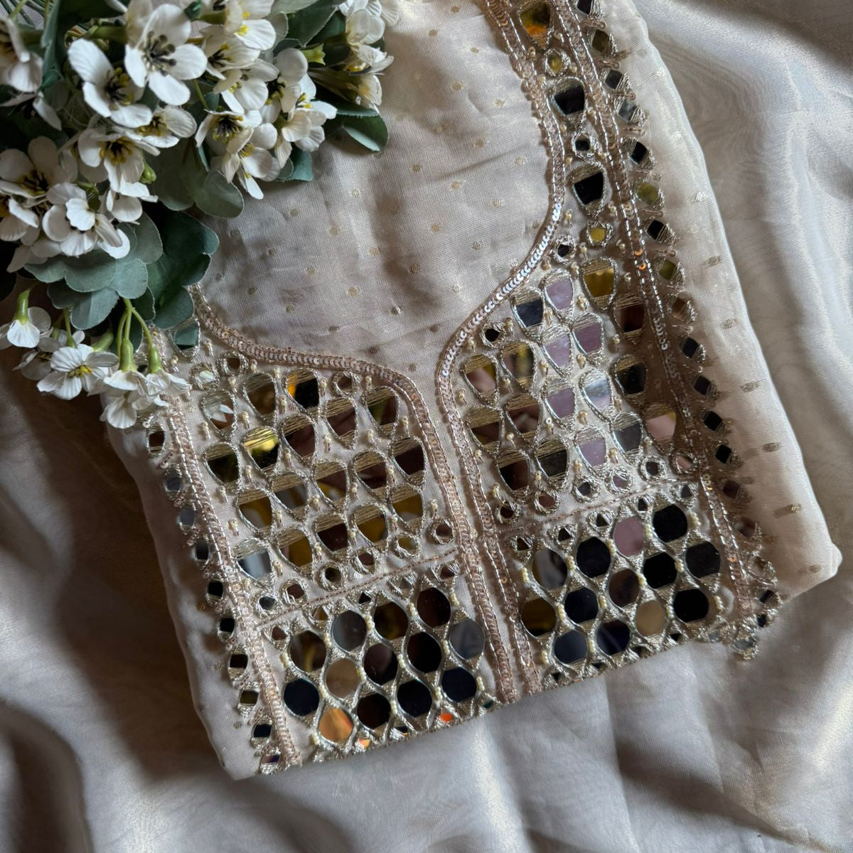 Tissue Off-white/ivory with a subtle sheen – Aisha Creations