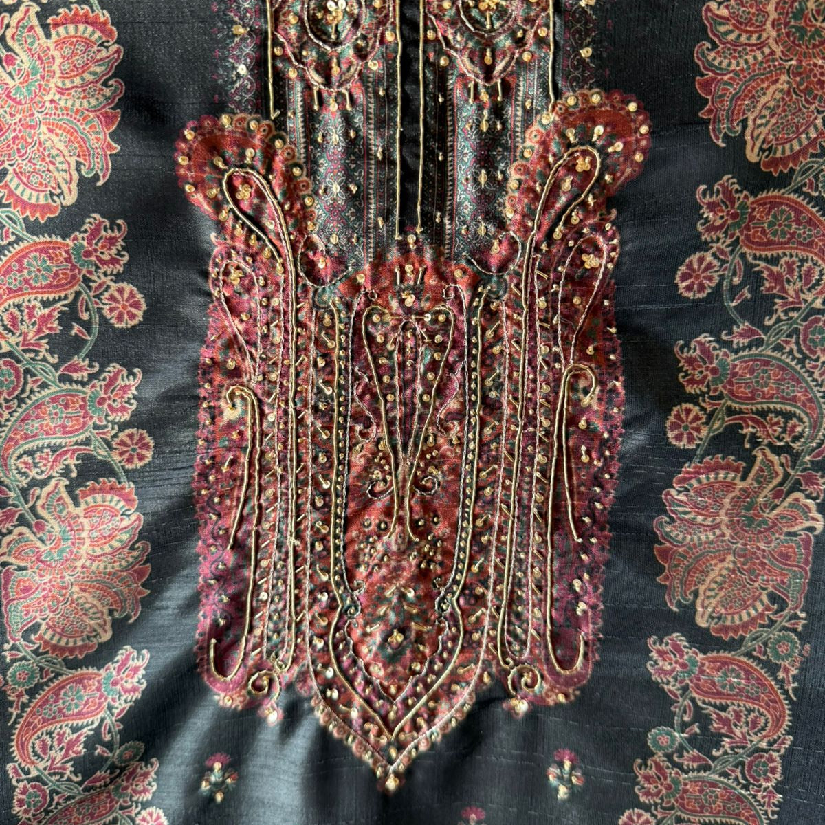Traditional motifs rich suit set – Aisha Creations